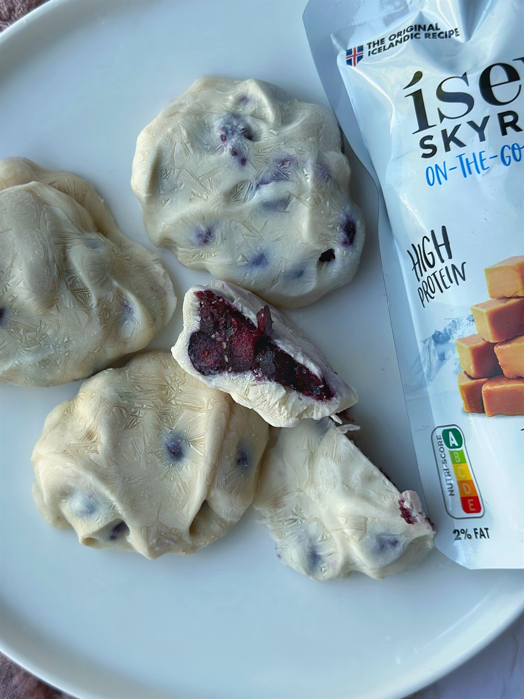 Frozen blueberry Skyr bites