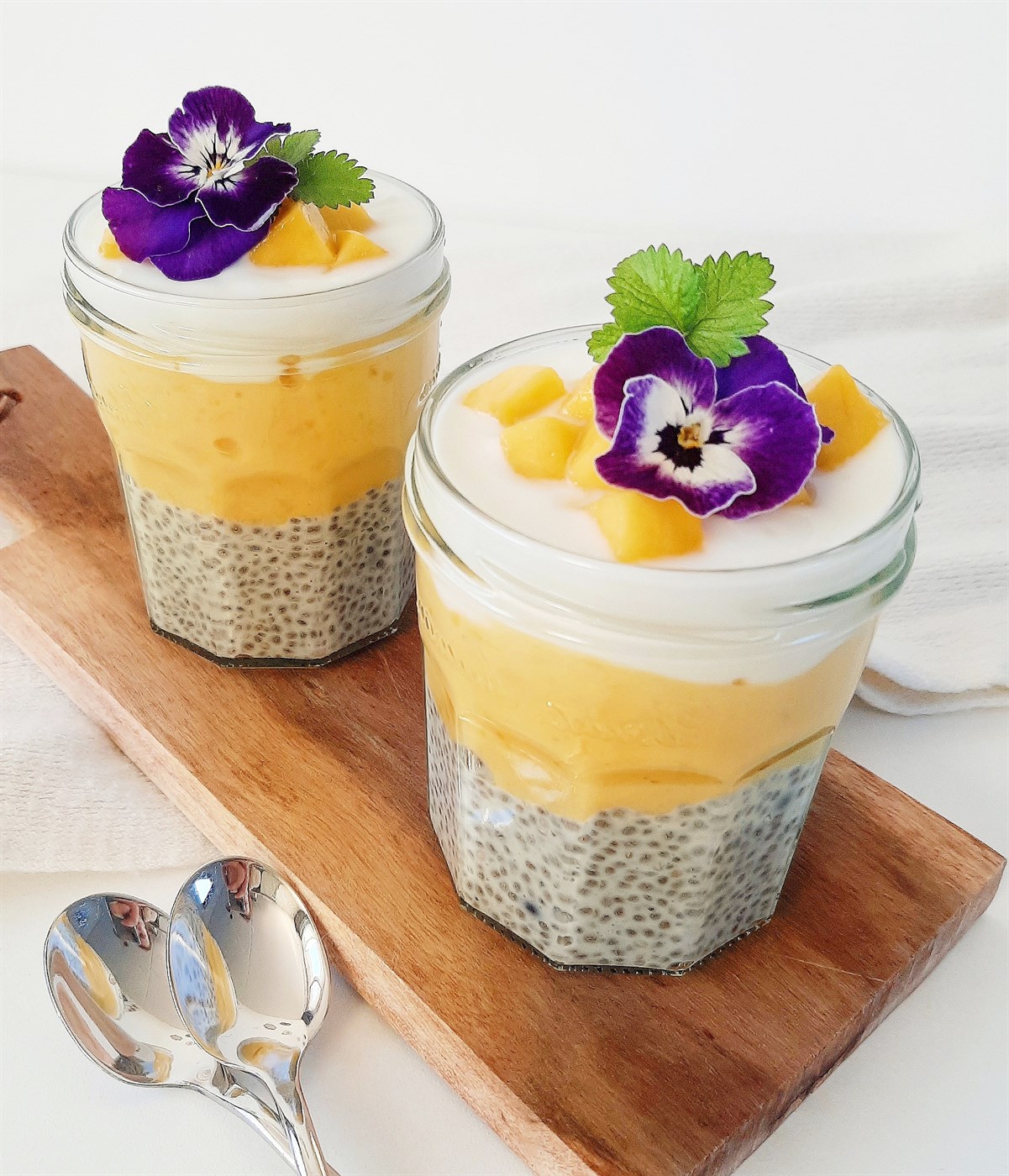 Eiwitrijke chia pudding met mango & skyr